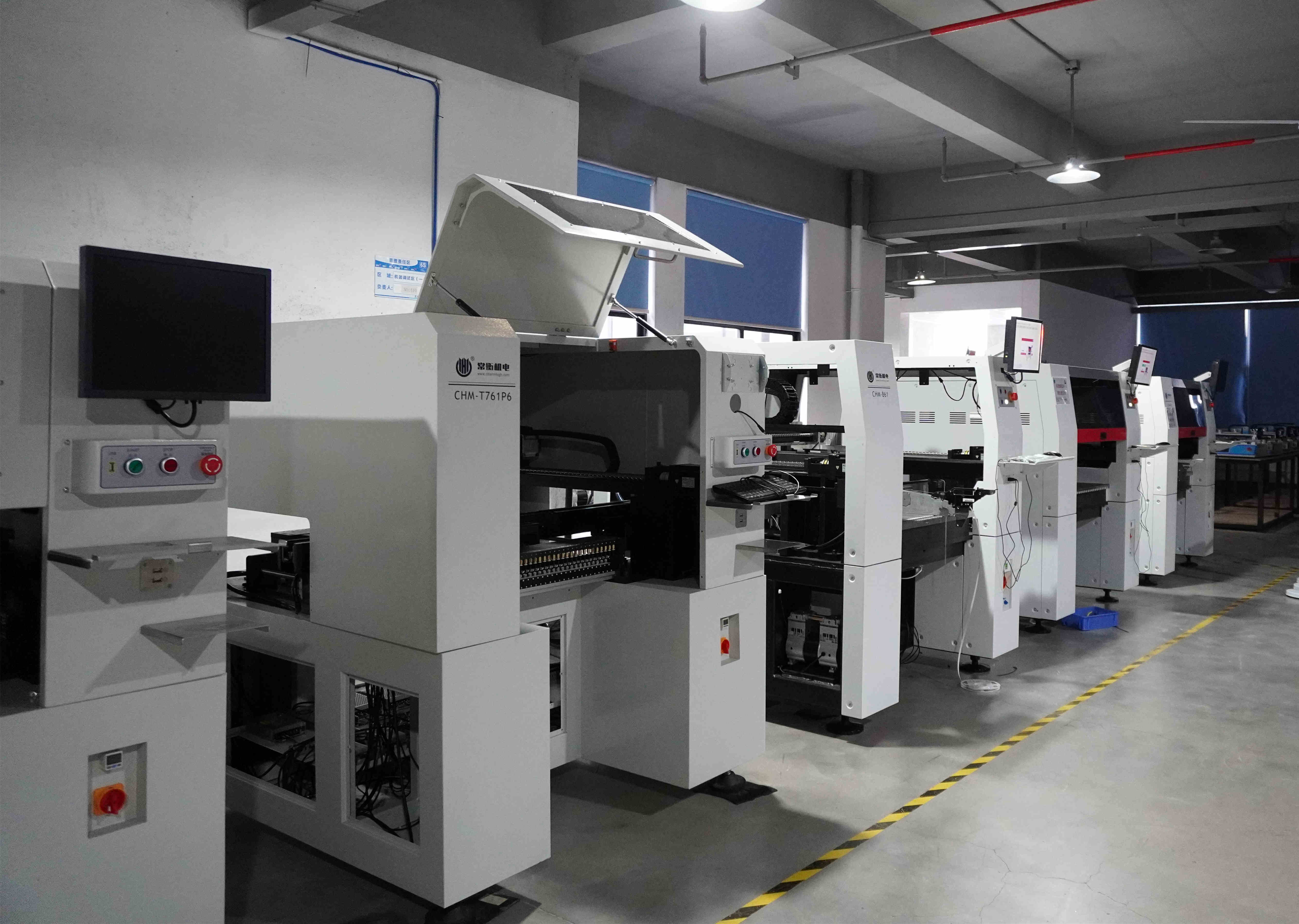 เครื่องทำ PCB อัตโนมัติเต็มรูปแบบ CHM-861 ชุดประกอบ PCB 8 หัวป้อน 100 ตัว